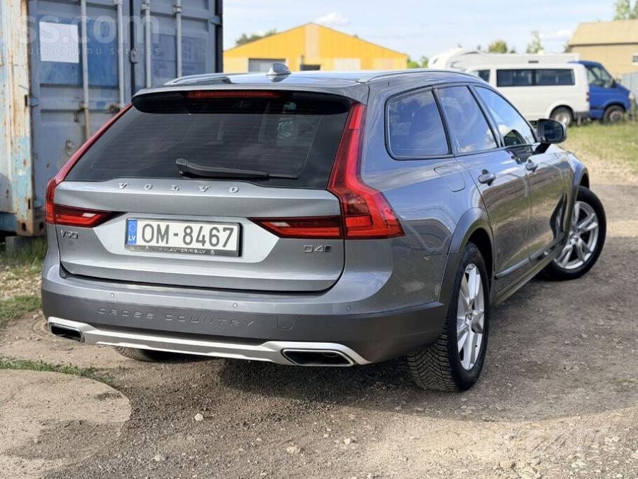 Pelēks Volvo V90 2018 Rīga, ar dzinēja tilpumu 2.00 L un nobraukumu 215 tūkst. km par 18995 €, foto 5 vietnē AUTOMOTO.COM.LV