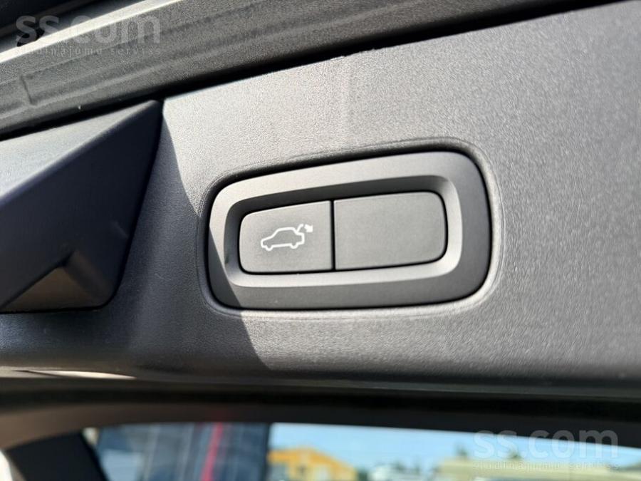 Pelēks Volvo V90 2018 Rīga, ar dzinēja tilpumu 2.00 L un nobraukumu 215 tūkst. km par 18995 €, foto 8 vietnē AUTOMOTO.COM.LV