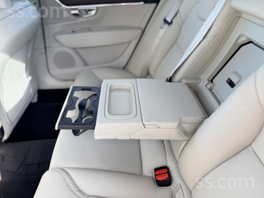 Pelēks Volvo V90 2018 Rīga, ar dzinēja tilpumu 2.00 L un nobraukumu 215 tūkst. km par 18995 €, foto 10 vietnē AUTOMOTO.COM.LV