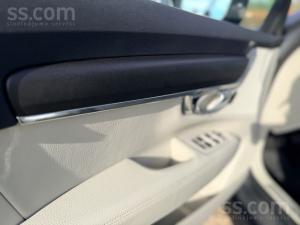 Pelēks Volvo V90 2018 Rīga, ar dzinēja tilpumu 2.00 L un nobraukumu 215 tūkst. km par 18995 €, foto 13 vietnē AUTOMOTO.COM.LV
