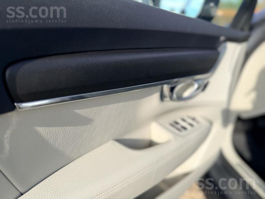 Pelēks Volvo V90 2018 Rīga, ar dzinēja tilpumu 2.00 L un nobraukumu 215 tūkst. km par 18995 €, foto 13 vietnē AUTOMOTO.COM.LV