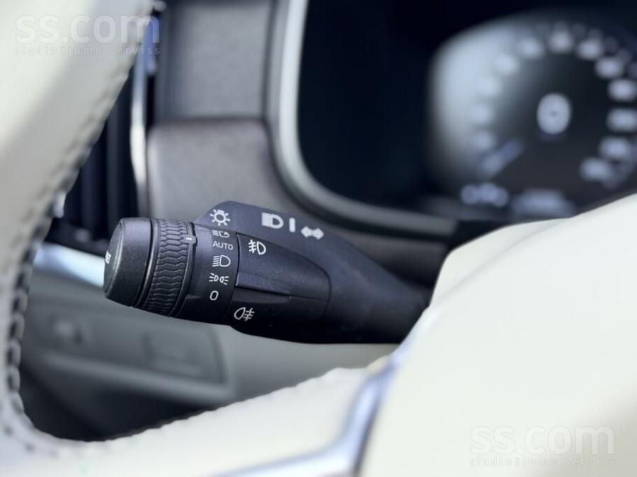 Pelēks Volvo V90 2018 Rīga, ar dzinēja tilpumu 2.00 L un nobraukumu 215 tūkst. km par 18995 €, foto 19 vietnē AUTOMOTO.COM.LV
