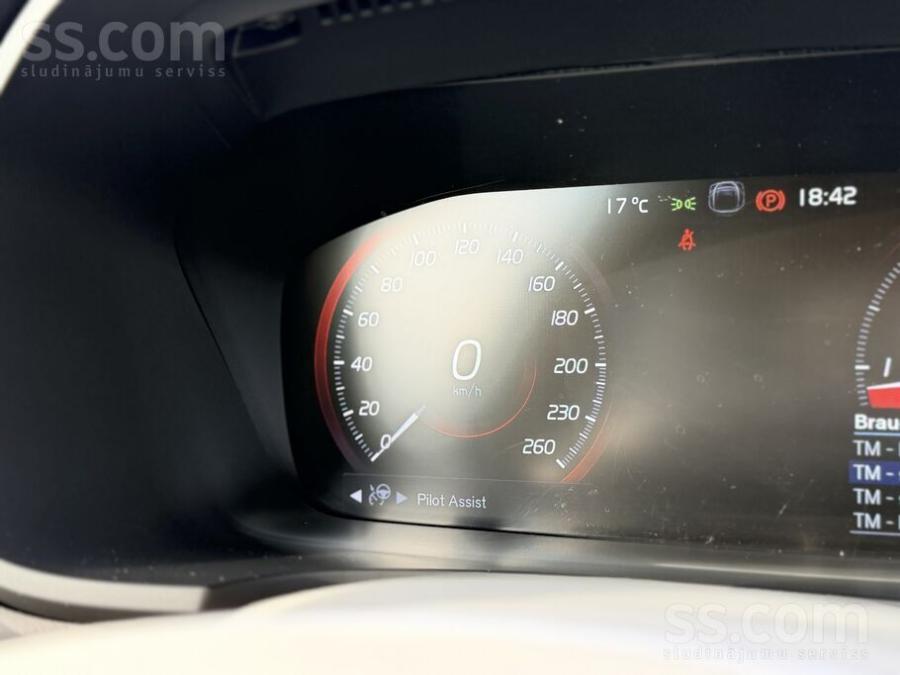 Pelēks Volvo V90 2018 Rīga, ar dzinēja tilpumu 2.00 L un nobraukumu 215 tūkst. km par 18995 €, foto 24 vietnē AUTOMOTO.COM.LV