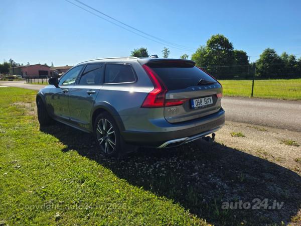 Grey Volvo V90 2018 in Tallinn, with an engine capacity of 2.00 L and mileage of 220 thousand km for 23500 €, photo 6 on AUTOMOTO.COM.LV