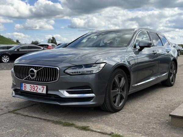Pelēks Volvo V90 2018 Rīga, ar dzinēja tilpumu 2.00 L un nobraukumu 157 tūkst. km par 19990 €, foto 2 vietnē AUTOMOTO.COM.LV
