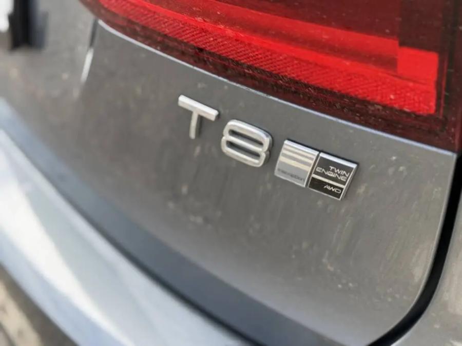 Pelēks Volvo V90 2018 Rīga, ar dzinēja tilpumu 2.00 L un nobraukumu 157 tūkst. km par 19990 €, foto 8 vietnē AUTOMOTO.COM.LV