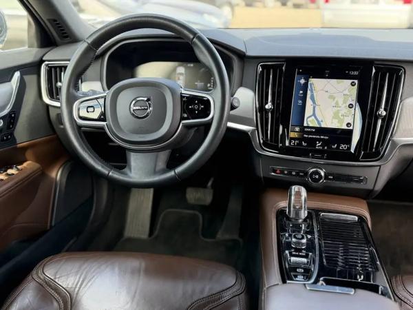 Pelēks Volvo V90 2018 Rīga, ar dzinēja tilpumu 2.00 L un nobraukumu 157 tūkst. km par 19990 €, foto 10 vietnē AUTOMOTO.COM.LV