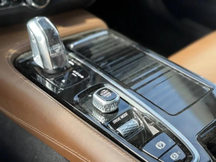 Pelēks Volvo V90 2018 Rīga, ar dzinēja tilpumu 2.00 L un nobraukumu 157 tūkst. km par 19990 €, foto 18 vietnē AUTOMOTO.COM.LV