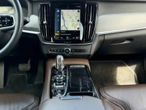 Pelēks Volvo V90 2018 Rīga, ar dzinēja tilpumu 2.00 L un nobraukumu 157 tūkst. km par 19990 €, foto 19 vietnē AUTOMOTO.COM.LV
