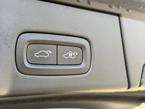 Pelēks Volvo V90 2018 Rīga, ar dzinēja tilpumu 2.00 L un nobraukumu 157 tūkst. km par 19990 €, foto 25 vietnē AUTOMOTO.COM.LV