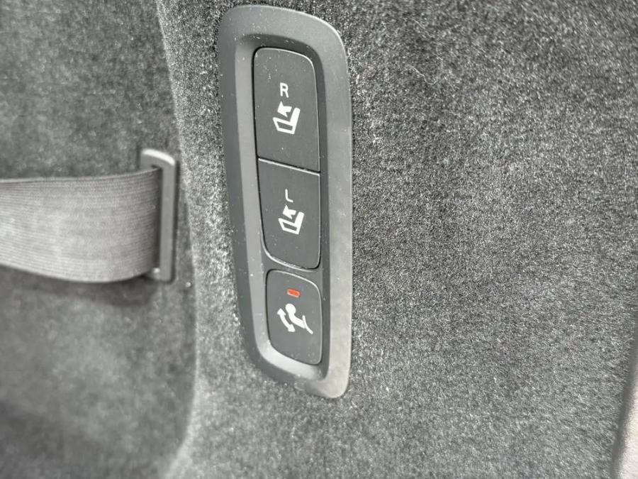 Pelēks Volvo V90 2018 Rīga, ar dzinēja tilpumu 2.00 L un nobraukumu 157 tūkst. km par 19990 €, foto 27 vietnē AUTOMOTO.COM.LV