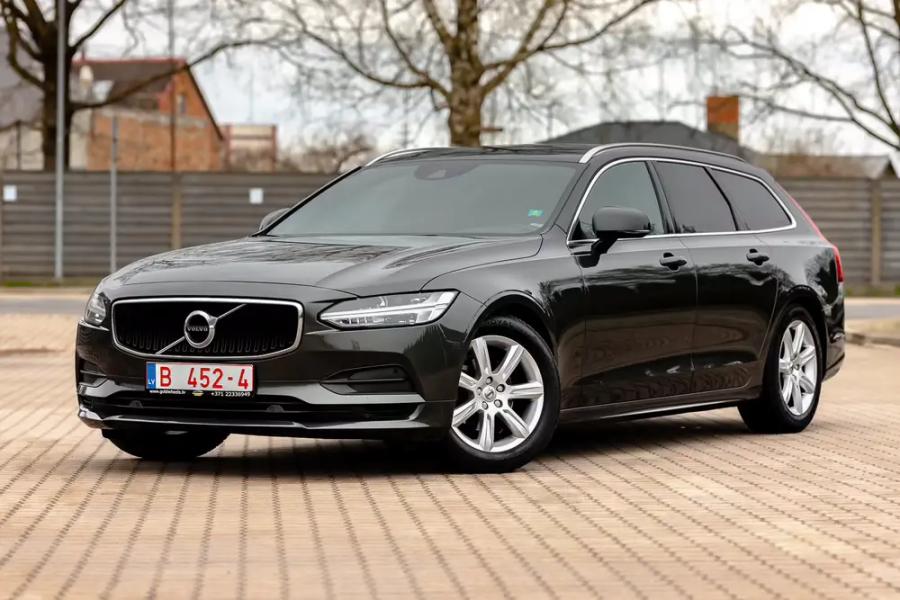 Grey Volvo V90 2018 in Jelgava, with an engine capacity of 2.00 L and mileage of 187 thousand km for 15000 €, photo 1 on AUTOMOTO.COM.LV