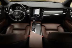 Grey Volvo V90 2018 in Jelgava, with an engine capacity of 2.00 L and mileage of 187 thousand km for 15000 €, photo 8 on AUTOMOTO.COM.LV