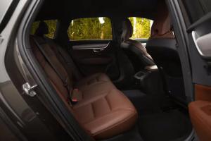 Grey Volvo V90 2018 in Jelgava, with an engine capacity of 2.00 L and mileage of 187 thousand km for 15000 €, photo 11 on AUTOMOTO.COM.LV