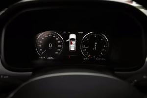 Grey Volvo V90 2018 in Jelgava, with an engine capacity of 2.00 L and mileage of 187 thousand km for 15000 €, photo 12 on AUTOMOTO.COM.LV
