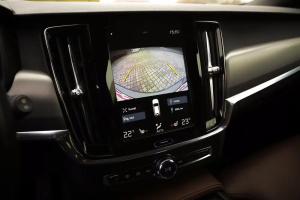 Grey Volvo V90 2018 in Jelgava, with an engine capacity of 2.00 L and mileage of 187 thousand km for 15000 €, photo 15 on AUTOMOTO.COM.LV
