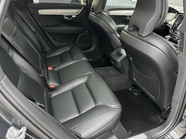 Pelēks Volvo V90 2018 Jelgava, ar dzinēja tilpumu 2.00 L un nobraukumu 220 tūkst. km par 18300 €, foto 10 vietnē AUTOMOTO.COM.LV