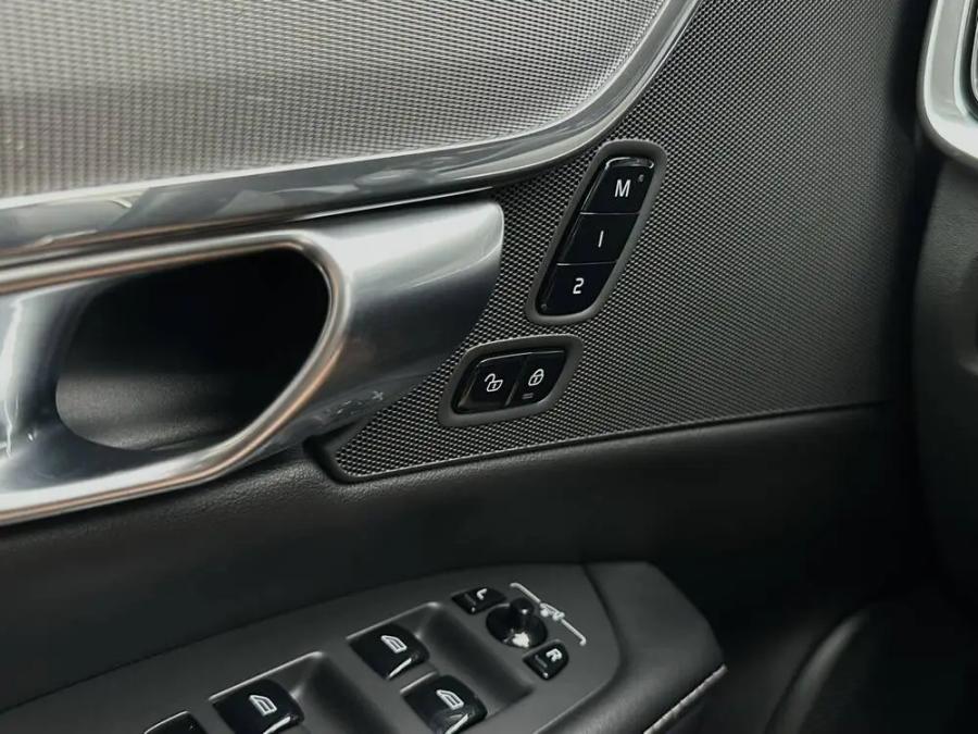 Pelēks Volvo V90 2018 Jelgava, ar dzinēja tilpumu 2.00 L un nobraukumu 220 tūkst. km par 18300 €, foto 24 vietnē AUTOMOTO.COM.LV
