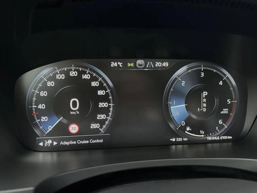 Pelēks Volvo V90 2018 Jelgava, ar dzinēja tilpumu 2.00 L un nobraukumu 220 tūkst. km par 18300 €, foto 26 vietnē AUTOMOTO.COM.LV