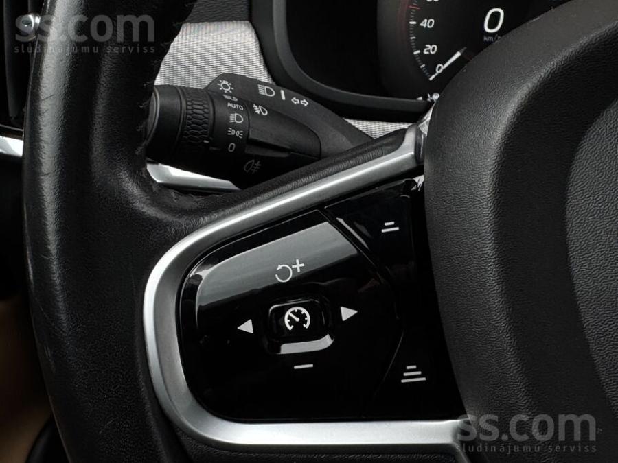 Pelēks Volvo V90 2018 Valmiera, ar dzinēja tilpumu 2.00 L un nobraukumu 208 tūkst. km par 17900 €, foto 12 vietnē AUTOMOTO.COM.LV