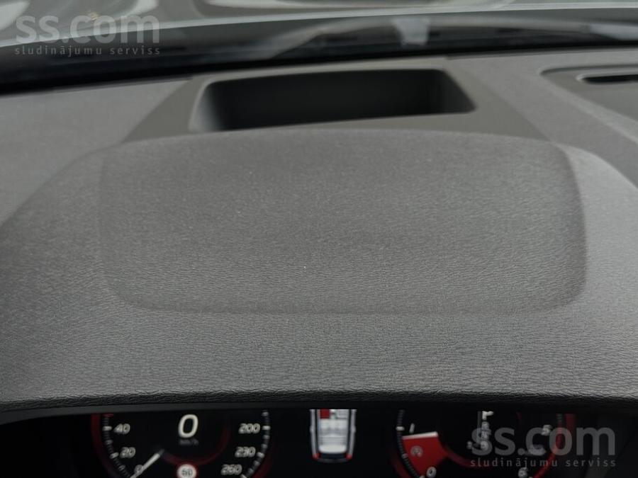 Pelēks Volvo V90 2018 Valmiera, ar dzinēja tilpumu 2.00 L un nobraukumu 208 tūkst. km par 17900 €, foto 25 vietnē AUTOMOTO.COM.LV