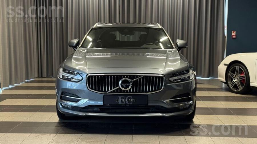 Grey Volvo V90 2018 in Riga, with an engine capacity of 2.00 L and mileage of 196 thousand km for 16990 €, photo 4 on AUTOMOTO.COM.LV