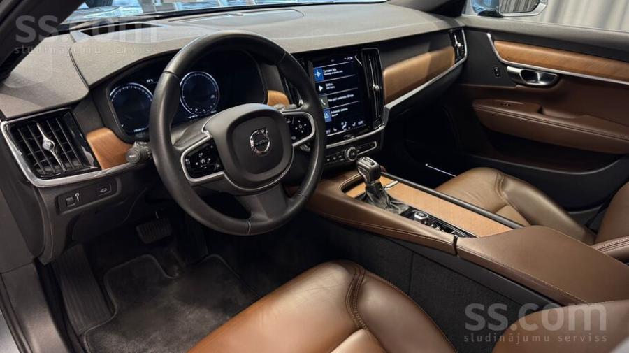 Grey Volvo V90 2018 in Riga, with an engine capacity of 2.00 L and mileage of 196 thousand km for 16990 €, photo 10 on AUTOMOTO.COM.LV
