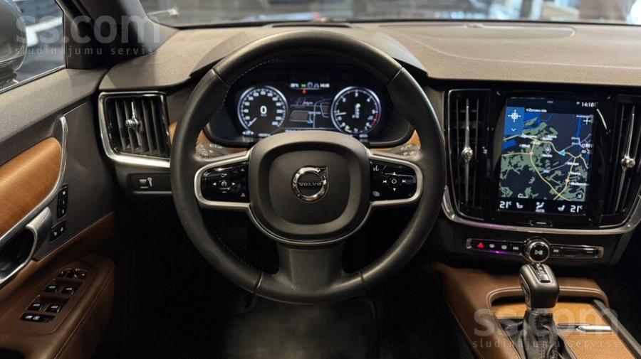 Grey Volvo V90 2018 in Riga, with an engine capacity of 2.00 L and mileage of 196 thousand km for 16990 €, photo 12 on AUTOMOTO.COM.LV