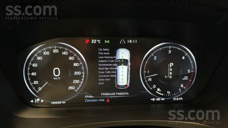 Grey Volvo V90 2018 in Riga, with an engine capacity of 2.00 L and mileage of 196 thousand km for 16990 €, photo 14 on AUTOMOTO.COM.LV