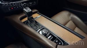 Grey Volvo V90 2018 in Riga, with an engine capacity of 2.00 L and mileage of 196 thousand km for 16990 €, photo 19 on AUTOMOTO.COM.LV