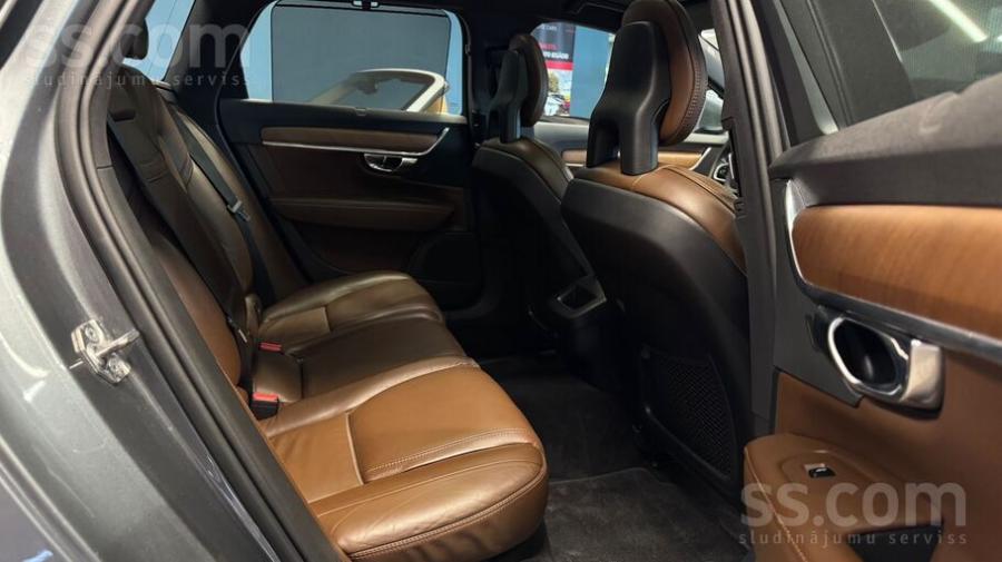 Grey Volvo V90 2018 in Riga, with an engine capacity of 2.00 L and mileage of 196 thousand km for 16990 €, photo 22 on AUTOMOTO.COM.LV