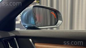 Grey Volvo V90 2018 in Riga, with an engine capacity of 2.00 L and mileage of 196 thousand km for 16990 €, photo 29 on AUTOMOTO.COM.LV