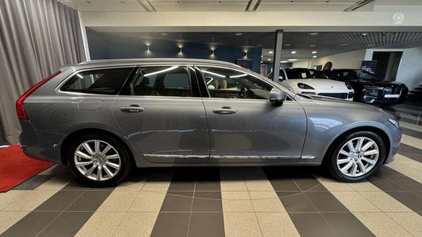 Pelēks Volvo V90 2018 Rīga, ar dzinēja tilpumu 2.00 L un nobraukumu 196 tūkst. km par 16990 €, foto 4 vietnē AUTOMOTO.COM.LV