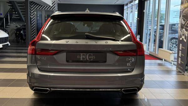 Pelēks Volvo V90 2018 Rīga, ar dzinēja tilpumu 2.00 L un nobraukumu 196 tūkst. km par 16990 €, foto 6 vietnē AUTOMOTO.COM.LV