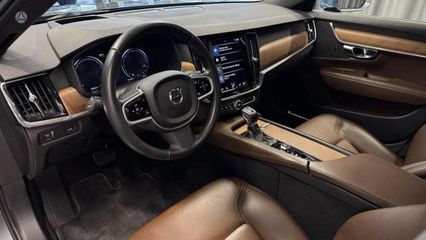 Pelēks Volvo V90 2018 Rīga, ar dzinēja tilpumu 2.00 L un nobraukumu 196 tūkst. km par 16990 €, foto 10 vietnē AUTOMOTO.COM.LV