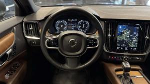Pelēks Volvo V90 2018 Rīga, ar dzinēja tilpumu 2.00 L un nobraukumu 196 tūkst. km par 16990 €, foto 12 vietnē AUTOMOTO.COM.LV