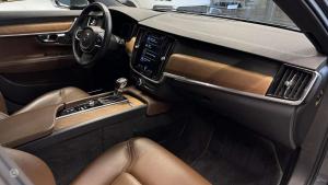 Pelēks Volvo V90 2018 Rīga, ar dzinēja tilpumu 2.00 L un nobraukumu 196 tūkst. km par 16990 €, foto 17 vietnē AUTOMOTO.COM.LV