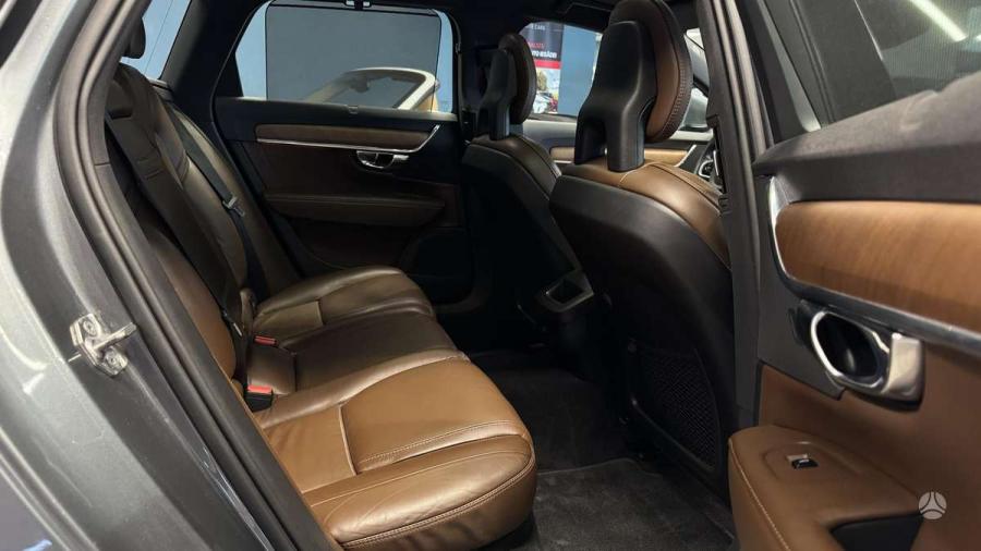 Pelēks Volvo V90 2018 Rīga, ar dzinēja tilpumu 2.00 L un nobraukumu 196 tūkst. km par 16990 €, foto 19 vietnē AUTOMOTO.COM.LV