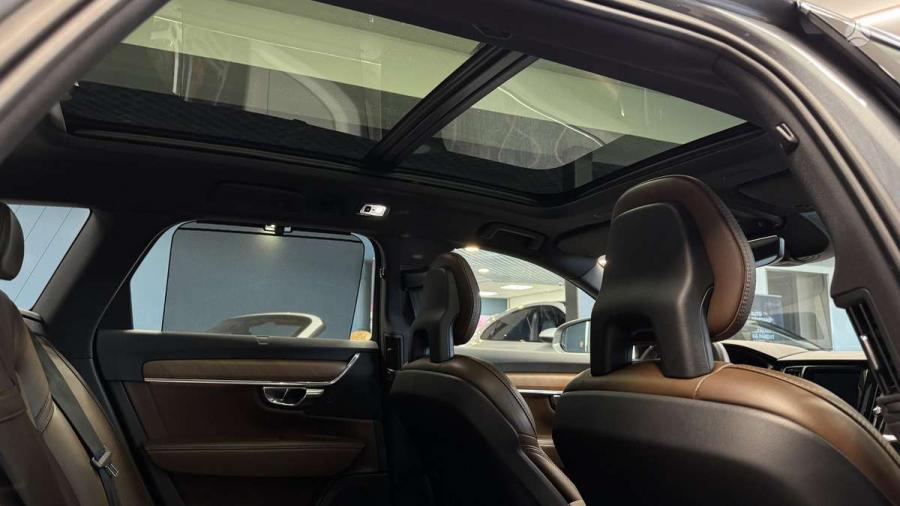 Pelēks Volvo V90 2018 Rīga, ar dzinēja tilpumu 2.00 L un nobraukumu 196 tūkst. km par 16990 €, foto 21 vietnē AUTOMOTO.COM.LV