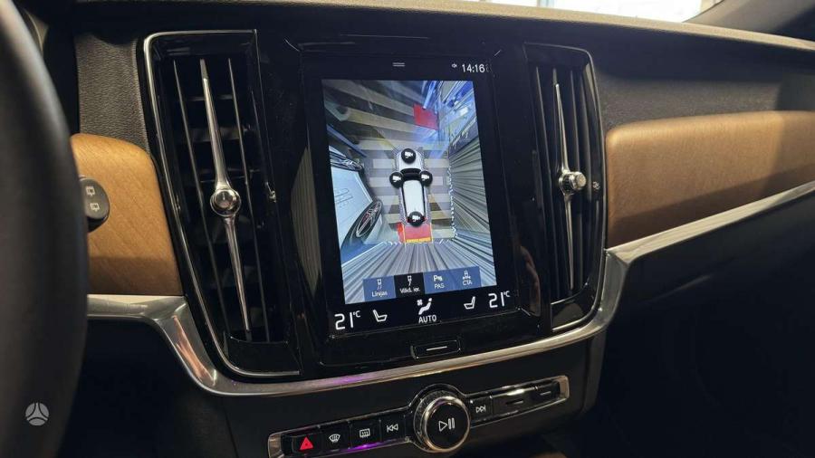 Pelēks Volvo V90 2018 Rīga, ar dzinēja tilpumu 2.00 L un nobraukumu 196 tūkst. km par 16990 €, foto 25 vietnē AUTOMOTO.COM.LV