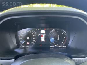Grey Volvo V90 2018 in Liepaja, with an engine capacity of 2.00 L and mileage of 354 thousand km for 17300 €, photo 8 on AUTOMOTO.COM.LV