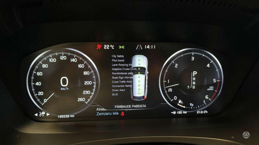 Grey Volvo V90 2018 in Riga, with an engine capacity of 2.00 L and mileage of 196 thousand km for 16990 €, photo 21 on AUTOMOTO.COM.LV