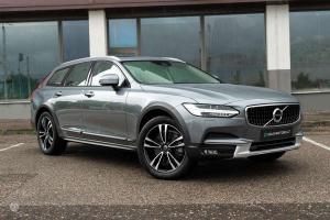Grey Volvo V90 2018 in Vilnius, with an engine capacity of 1.97 L and mileage of 66 thousand km for 28000 €, photo 7 on AUTOMOTO.COM.LV