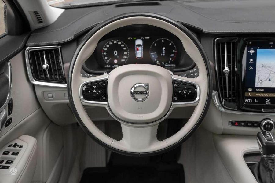 Grey Volvo V90 2018 in Vilnius, with an engine capacity of 1.97 L and mileage of 66 thousand km for 28000 €, photo 17 on AUTOMOTO.COM.LV
