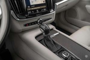 Grey Volvo V90 2018 in Vilnius, with an engine capacity of 1.97 L and mileage of 66 thousand km for 28000 €, photo 27 on AUTOMOTO.COM.LV