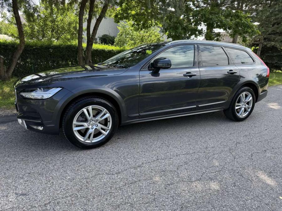 Grey Volvo V90 2018 in Alytus, with an engine capacity of 1.97 L and mileage of 283 thousand km for 16799 €, photo 7 on AUTOMOTO.COM.LV