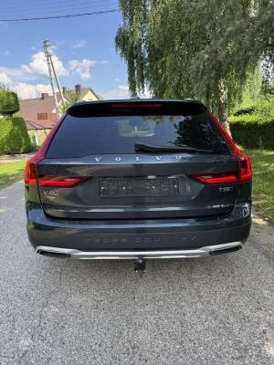 Grey Volvo V90 2018 in Alytus, with an engine capacity of 1.97 L and mileage of 283 thousand km for 16799 €, photo 11 on AUTOMOTO.COM.LV