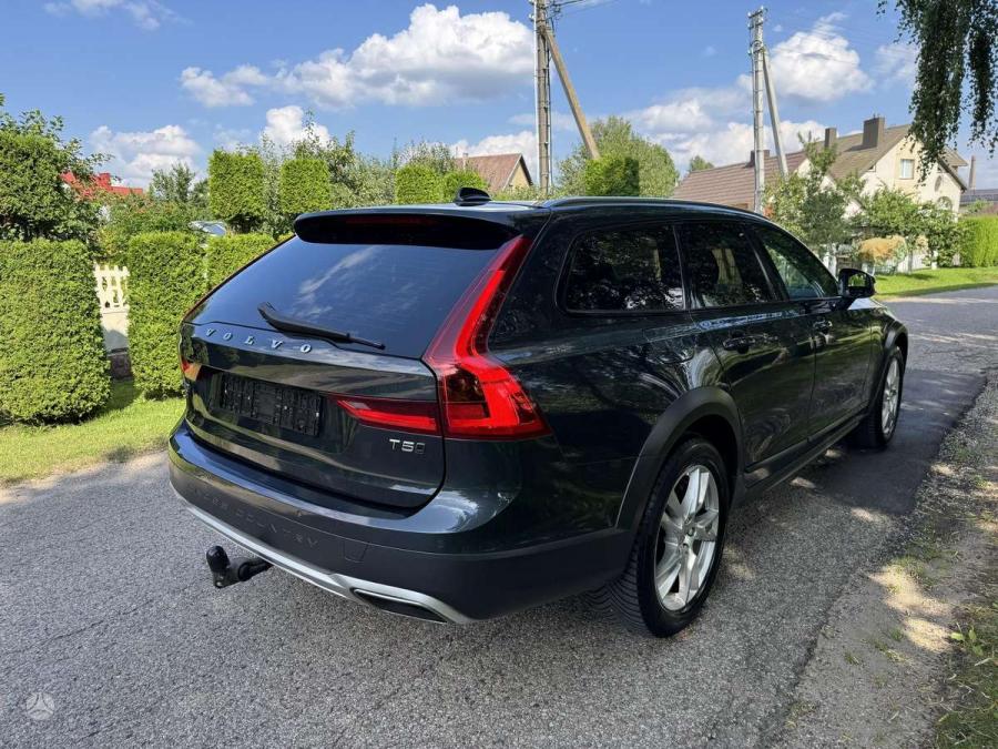 Grey Volvo V90 2018 in Alytus, with an engine capacity of 1.97 L and mileage of 283 thousand km for 16799 €, photo 13 on AUTOMOTO.COM.LV