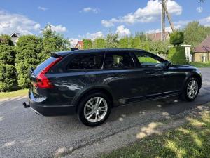 Grey Volvo V90 2018 in Alytus, with an engine capacity of 1.97 L and mileage of 283 thousand km for 16799 €, photo 14 on AUTOMOTO.COM.LV