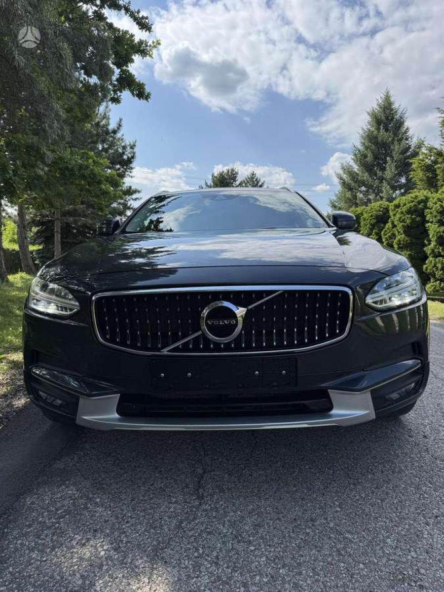 Grey Volvo V90 2018 in Alytus, with an engine capacity of 1.97 L and mileage of 283 thousand km for 16799 €, photo 17 on AUTOMOTO.COM.LV
